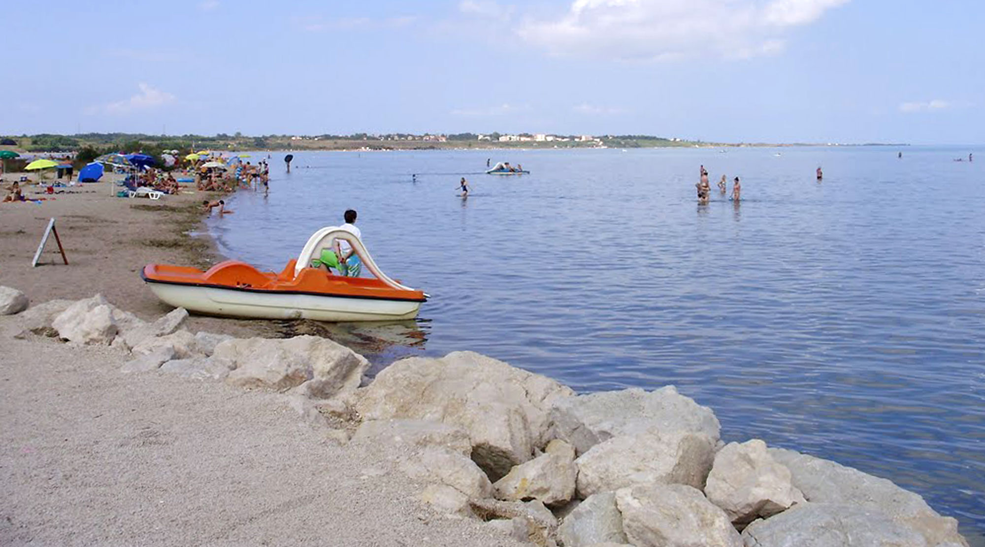 Playa de Dispet en Nin alojamiento y apartamentos cerca ...